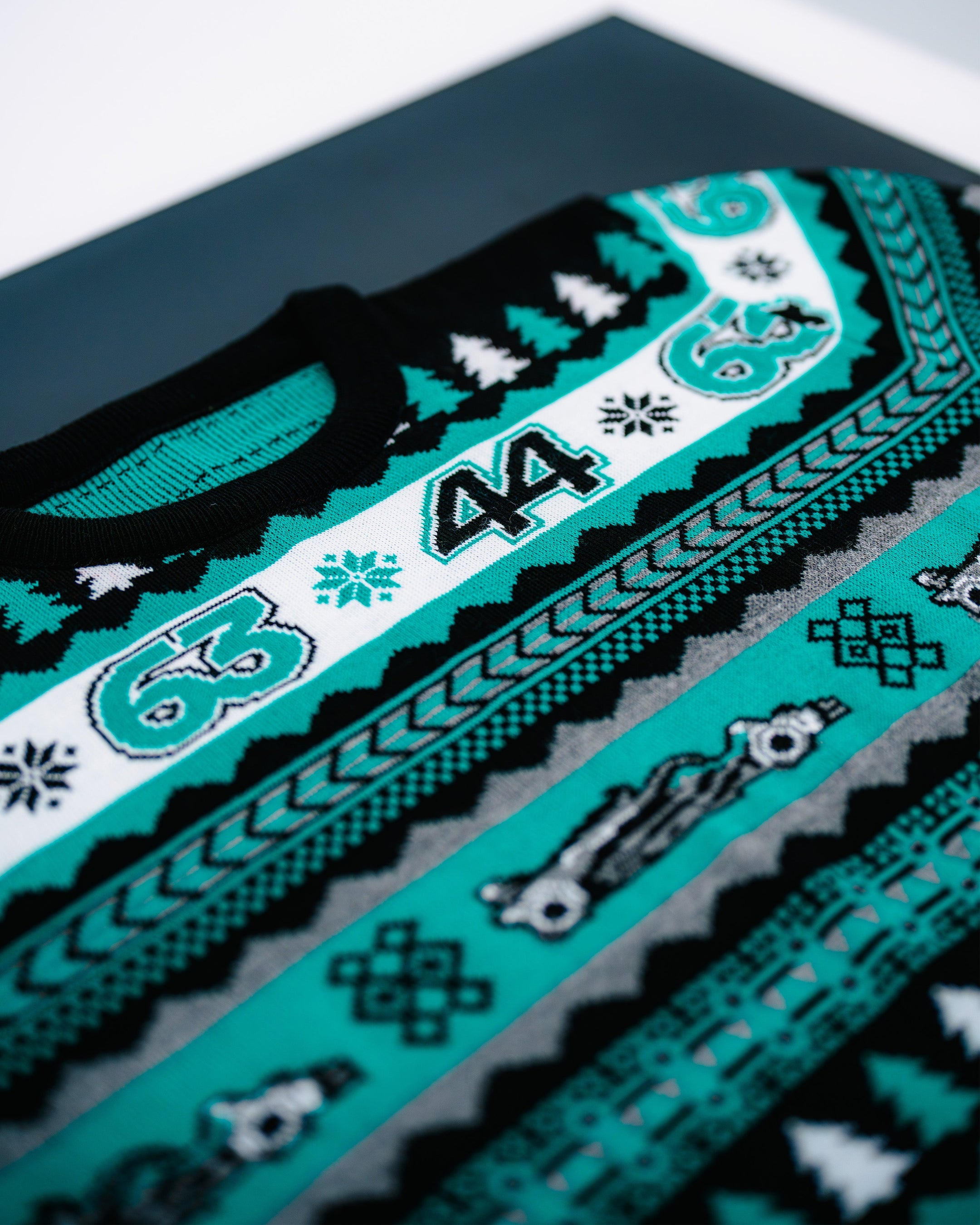 Christmas Jumper | Official Mercedes-AMG PETRONAS F1 Team Store