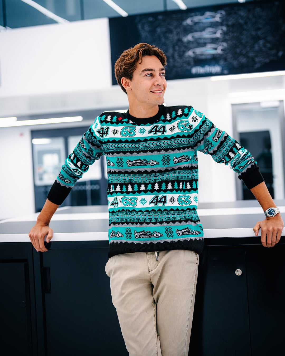 Christmas Jumper | Official Mercedes-AMG PETRONAS F1 Team Store