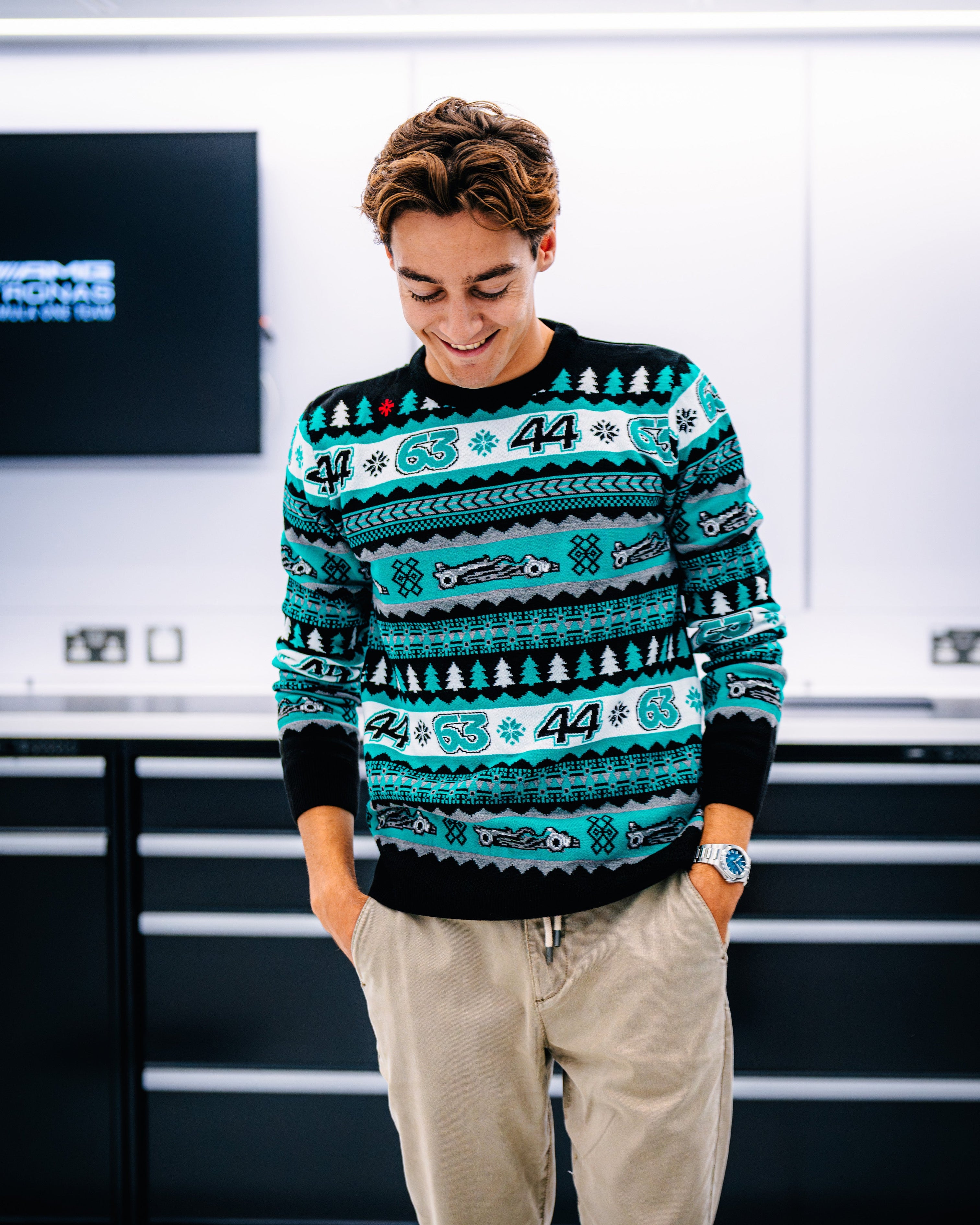 Christmas Jumper | Official Mercedes-AMG PETRONAS F1 Team Store